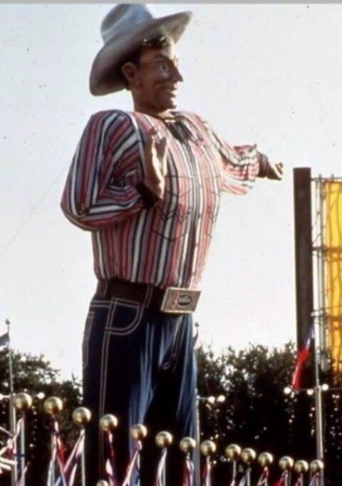 Big Tex: The Giant Cowboy of the Texas State Fair - On The Road with Susan